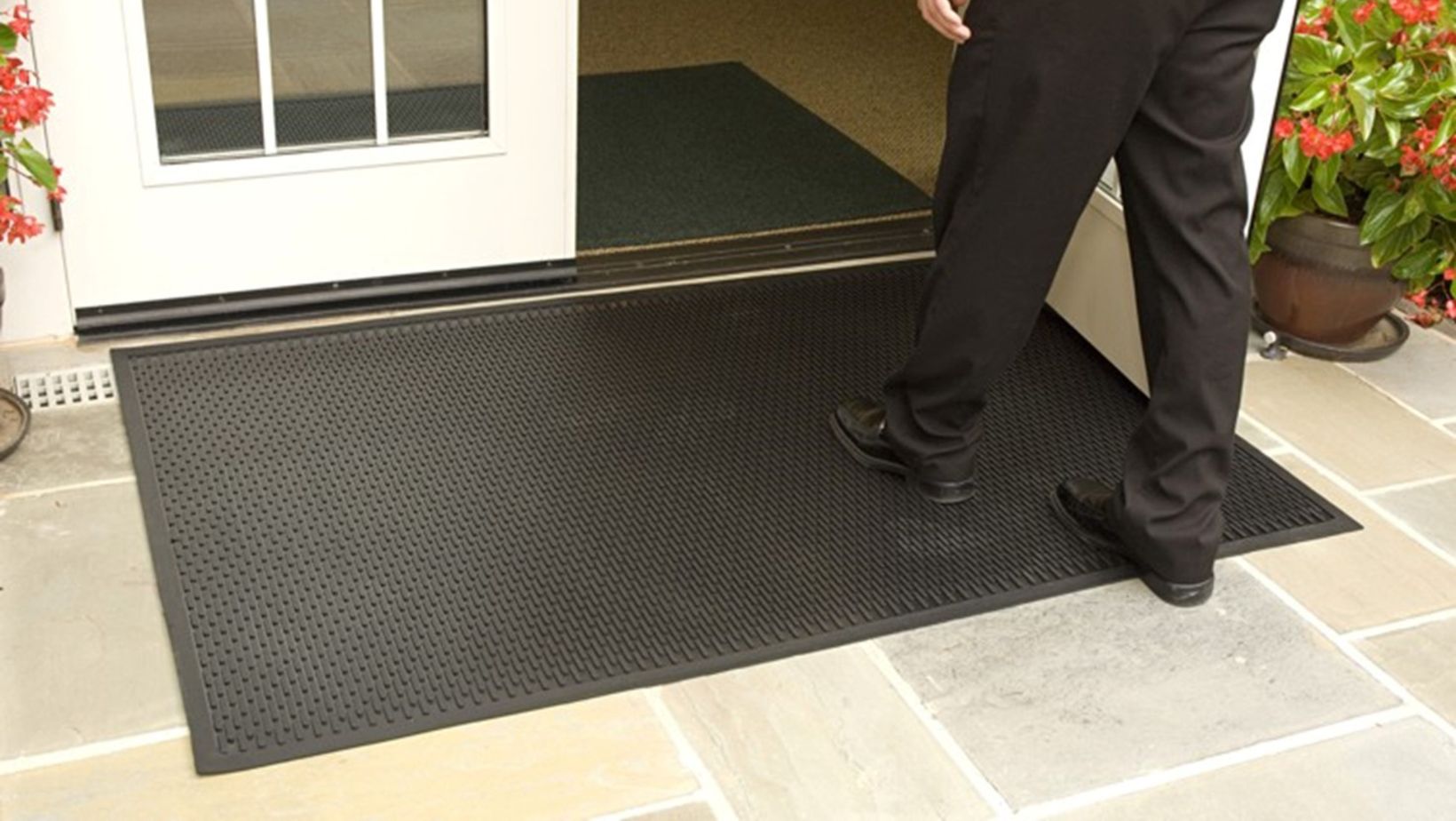 Scraper Mats: Are They Right for Your Workplace? | Waggs